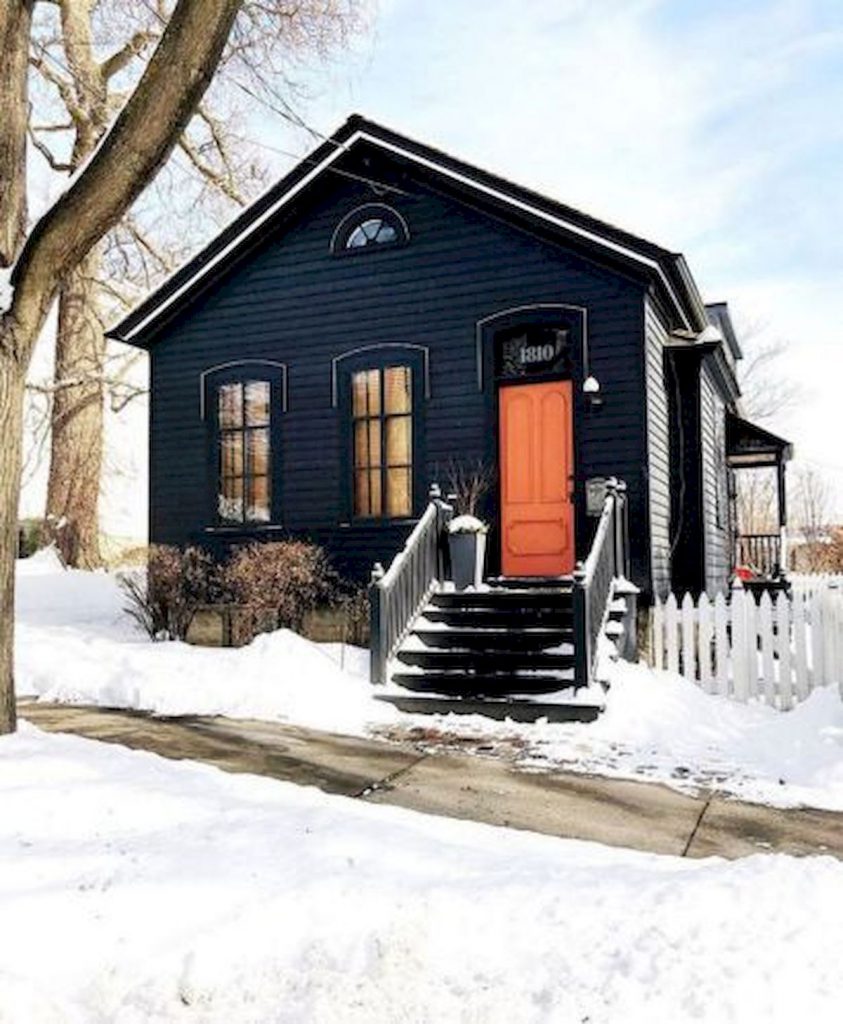 10 Gorgeous, Black Home Exteriors