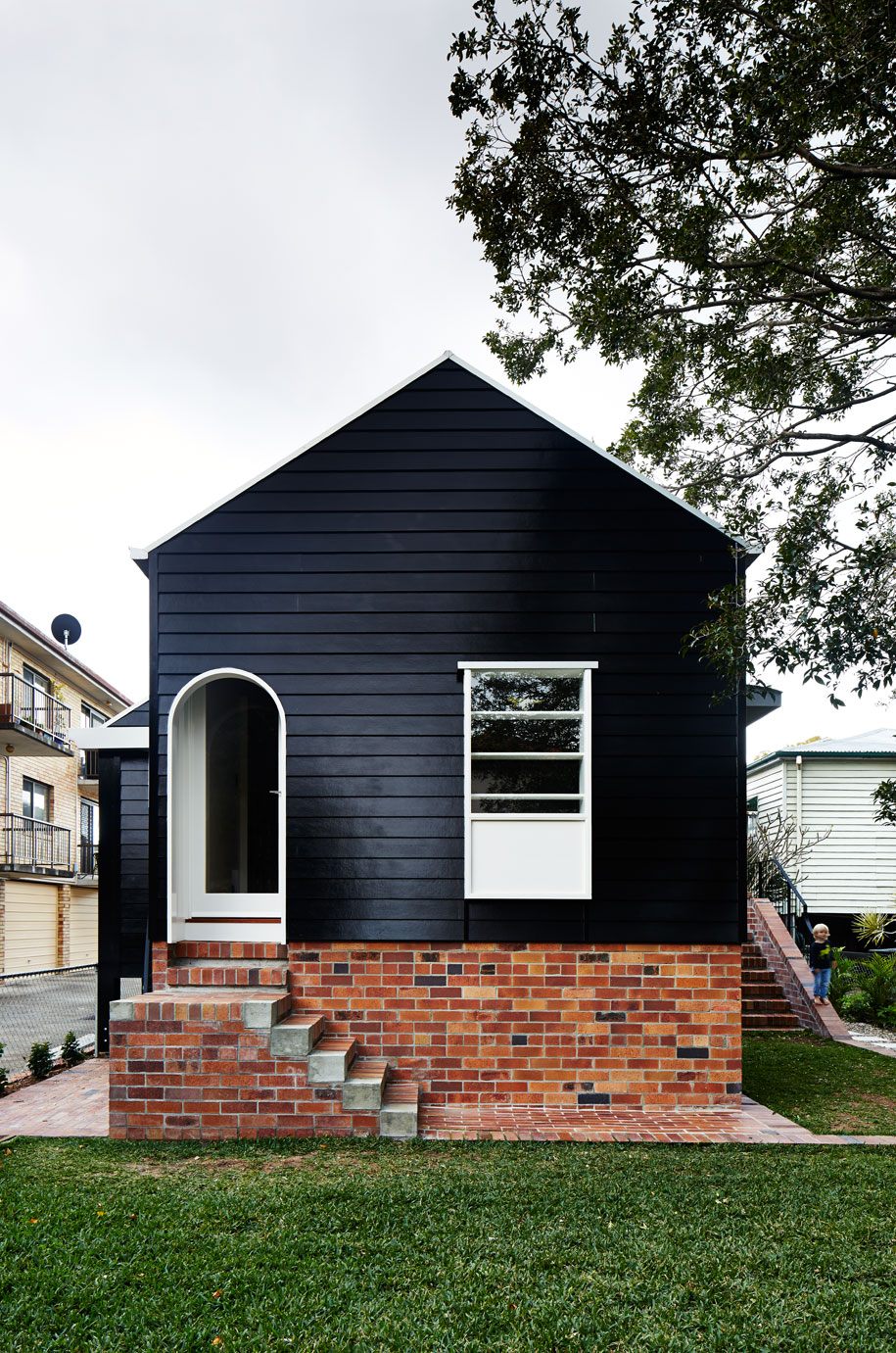 10 Gorgeous, Black Home Exteriors